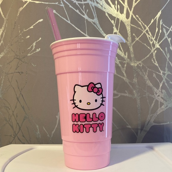 Hello Kitty | Dining | Bnwt Hello Kitty 32oz Cold Drink Straw Tumbler | Poshmark